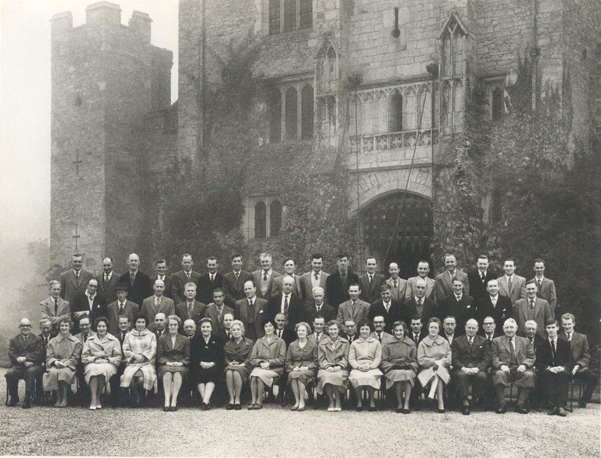 Memorial Bench Unveiled in Honour of Former Hever Castle Gardener